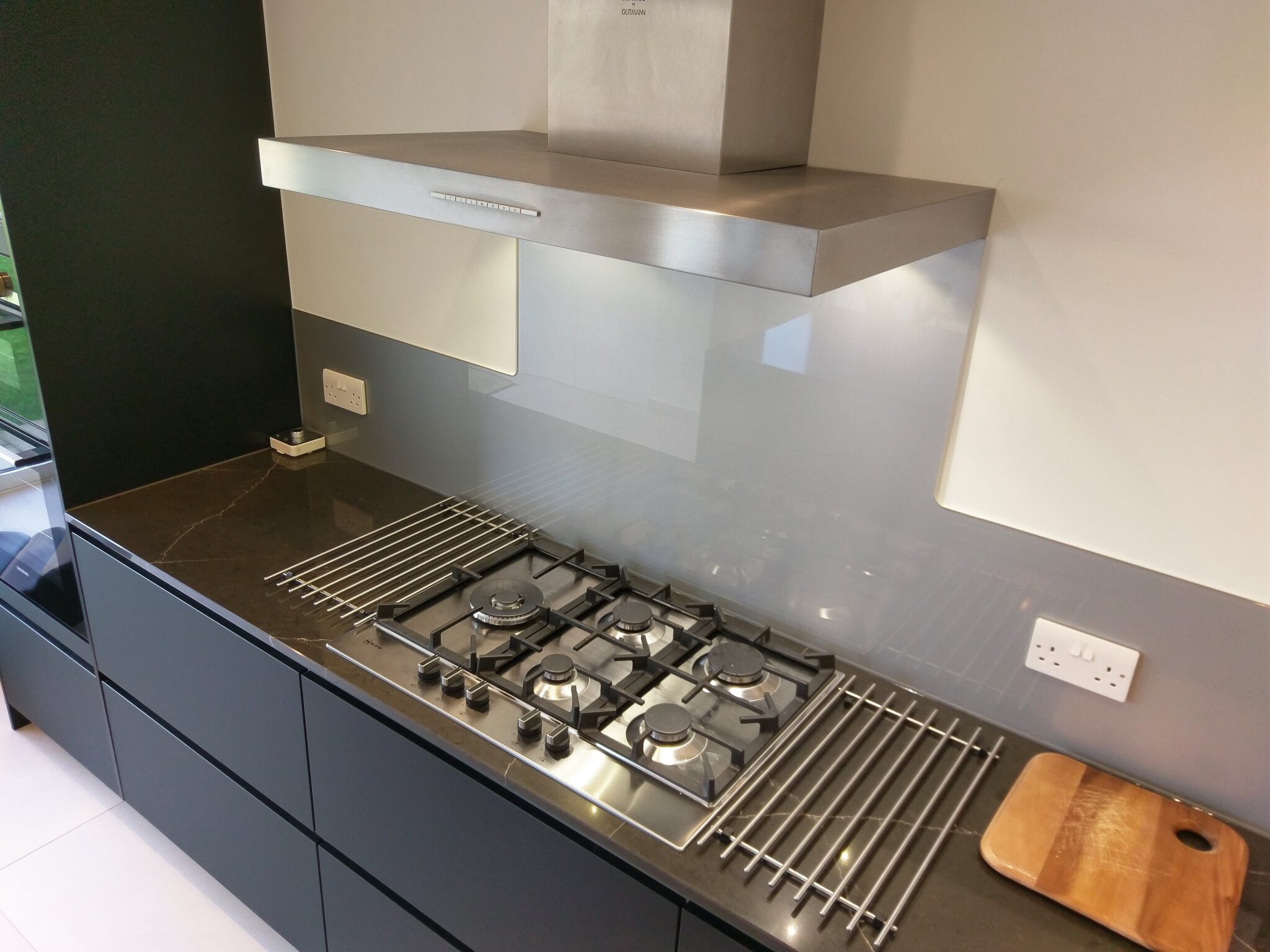 Gas Hob vs. Induction Hob: Which is Better for Asian Cooking?